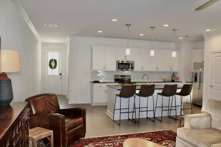 Lily Loop Staycation - Oxford, MS