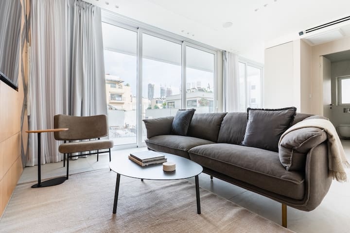 Blueground | Tel Aviv Port Mamad, Highend,&nbsp;Balcony - Tel Aviv