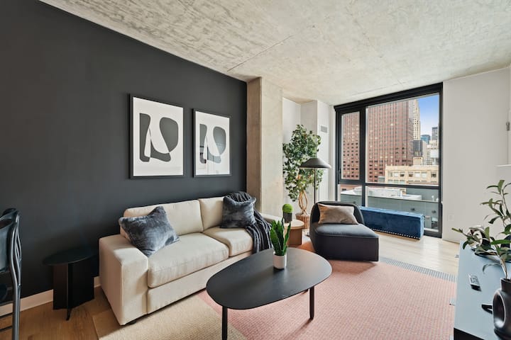 3 Bed 3 Bath High Rise With Gym & Amenities - Chicago, IL