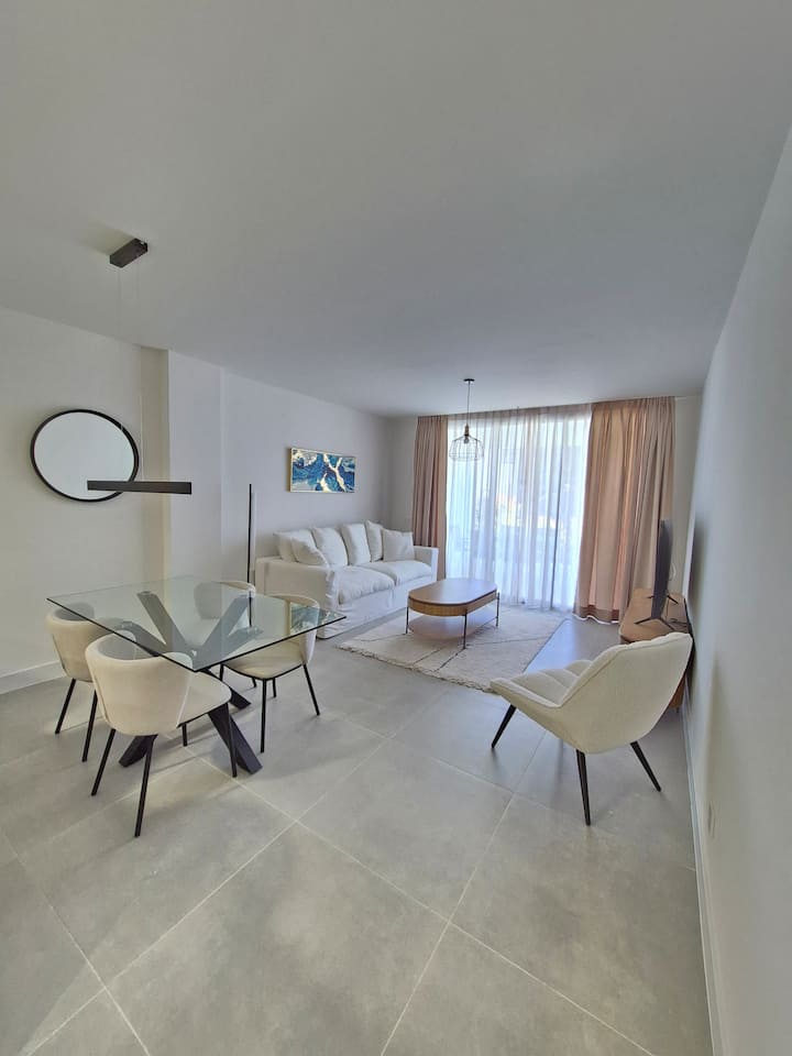 Happy Travel Jasmine Higueron - Fuengirola