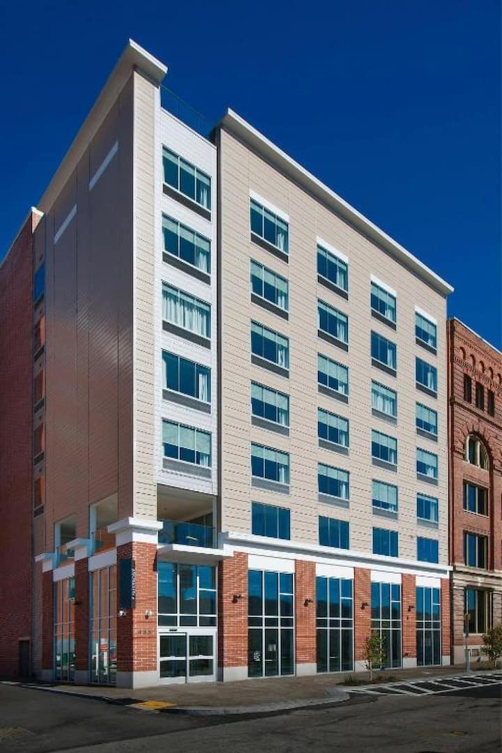 Recharge&relax In Our Downtown Pittsburgh Hotel - Pittsburgh, PA