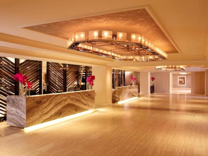 Central Location To New York’s Best | Bar&lounge - New York City