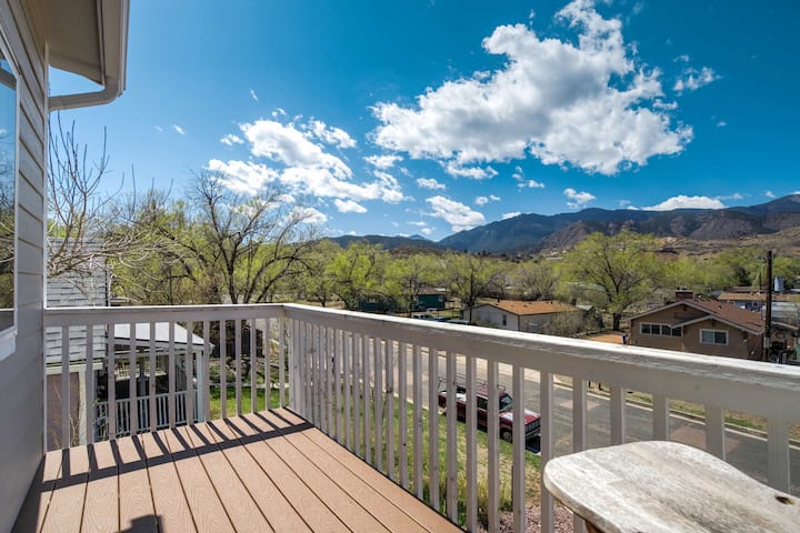 Power Haus! Scenic Escape W Gym & Outdoor Bbq - Colorado Springs, CO