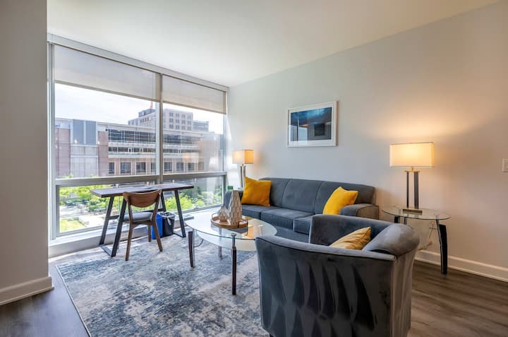 Modern Apt Close To Downtown - Stamford, CT