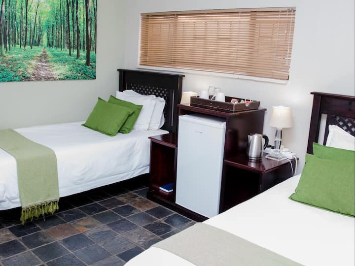 8 Budget Twin Room - Mbombela
