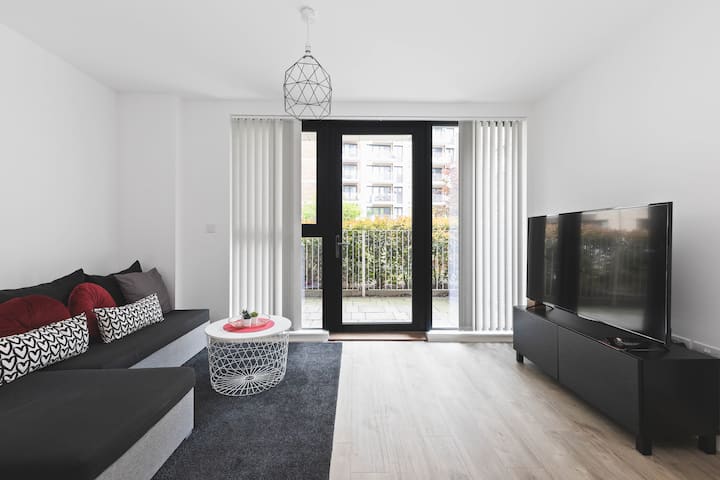 Modern 2 Bed 2 Bath With Patio | Close To Wembley - Harrow