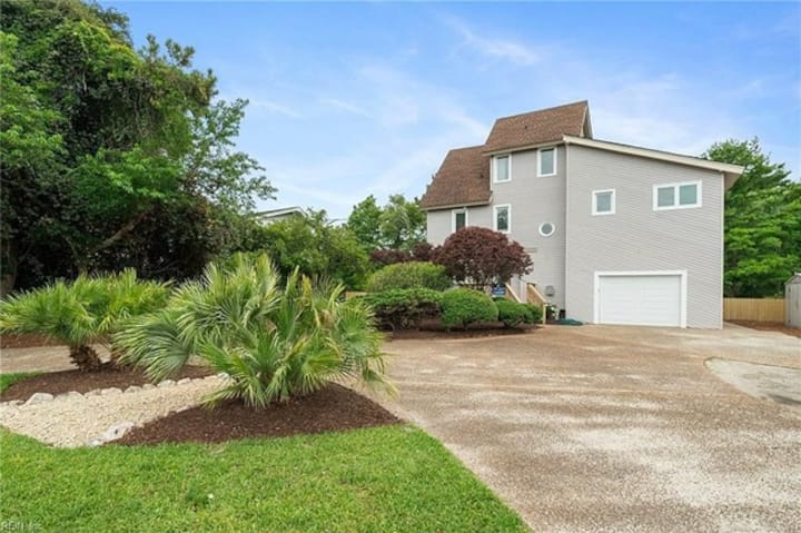 Reel Paradise - 6 Bedroom Pool Home With Dock - Virginia Beach, VA