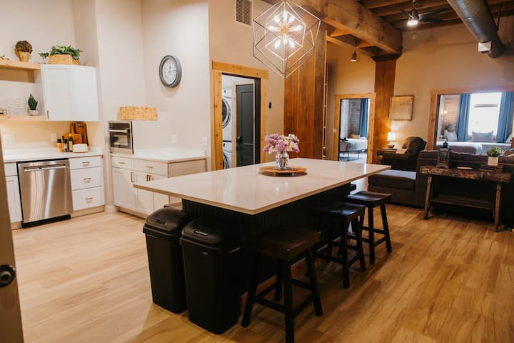 Dockside Suite 2 | The Brix | Pool In Canal Park! - Duluth, MN
