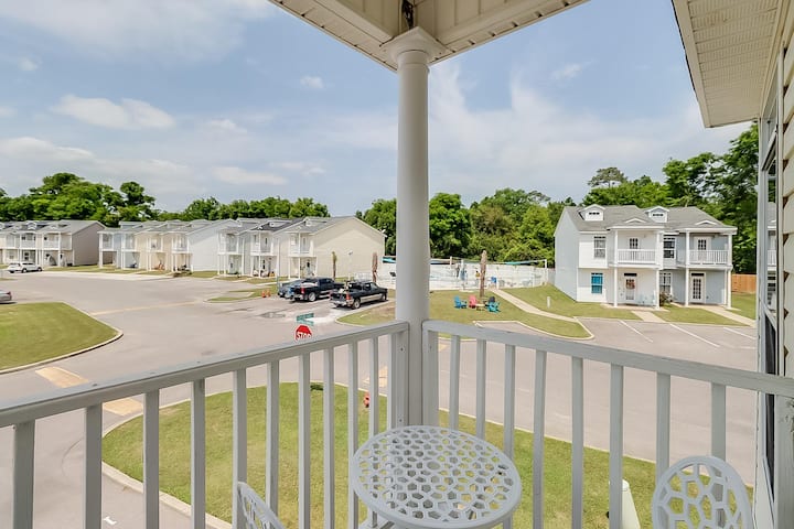 Beach Breeze, Swaying Trees! - Gulfport, MS