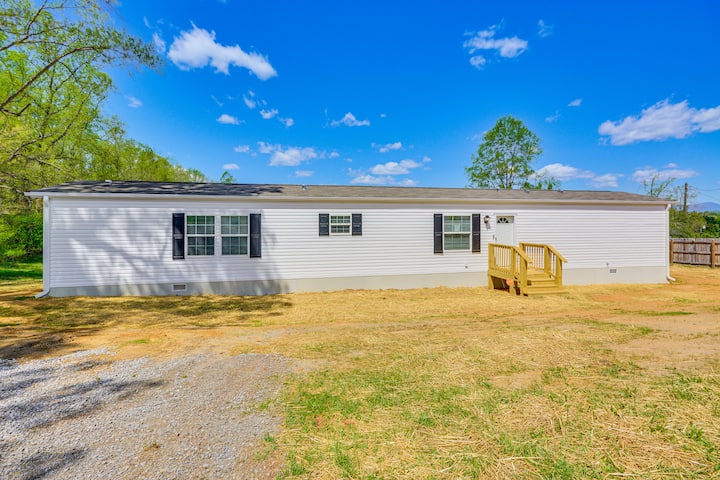 8 Mi To Main Street: Home W/ Yard In Bedford! - Bedford, VA