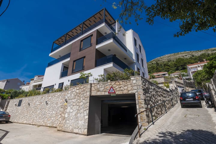 Luxury 4 Bedroom Penthouse - Dubrovnik