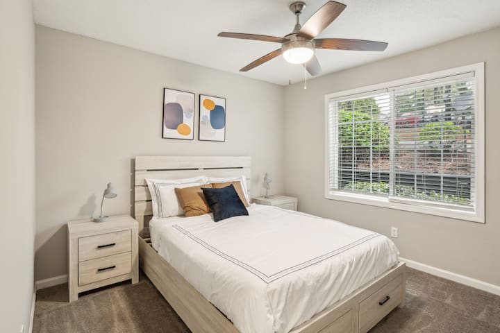 Crest At East Cobb 1812e Comfort Spacious 2bd 2bt - Marietta, GA