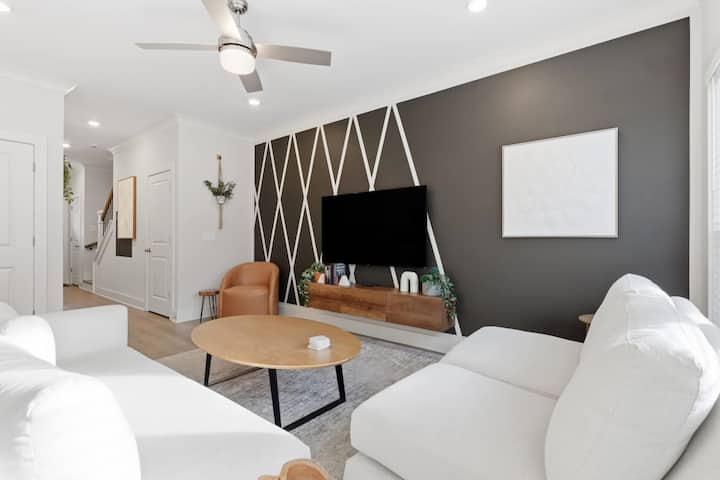 Band New Luxury Stay, 3 Min To Downtown Sleeps 10 - Spartanburg