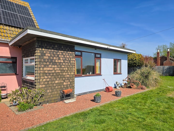 Outer Reach Cottage - West Mersea