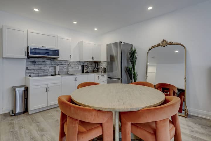 The Zen Cityscape: Charming 1 Br Apt In Dt Mtl - 