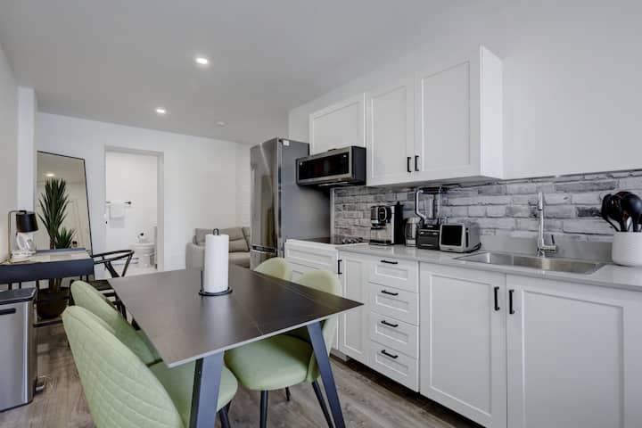 Downtown Serenity: Sweet Studio In Mtl Ville-marie - Montreal