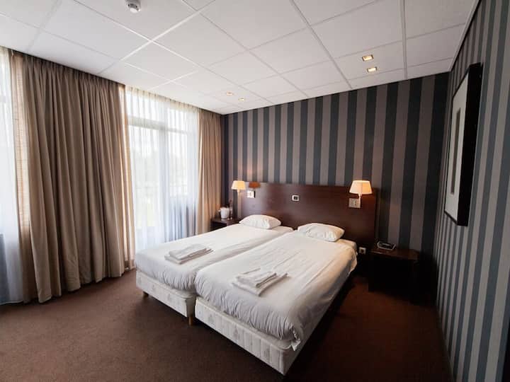 Inviting Room Close To Avonturenpark Fun - Raalte
