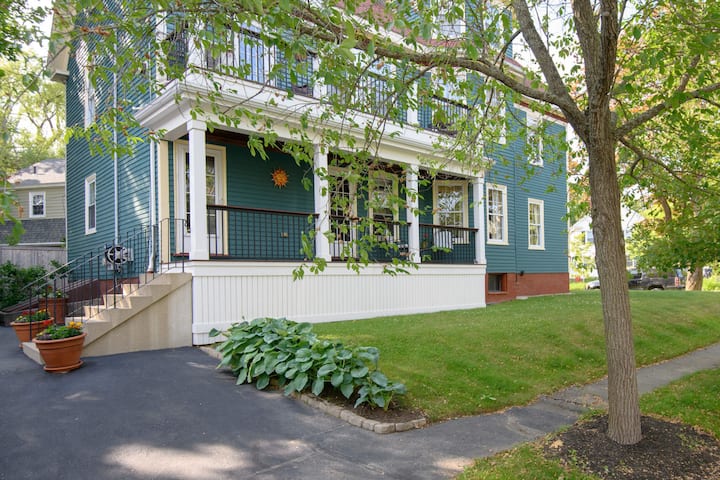 Luxury On Back Cove - Three Gables - Portland, ME