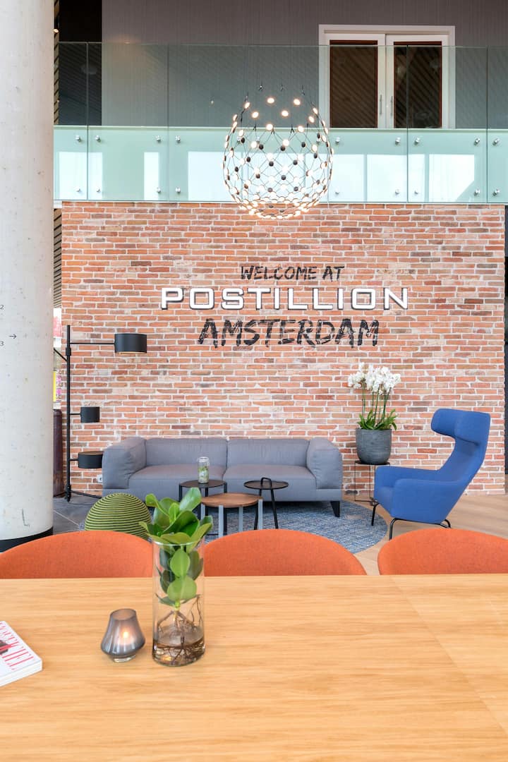 Comfortable Room At Postillion Hotel Near Parks - Diemen