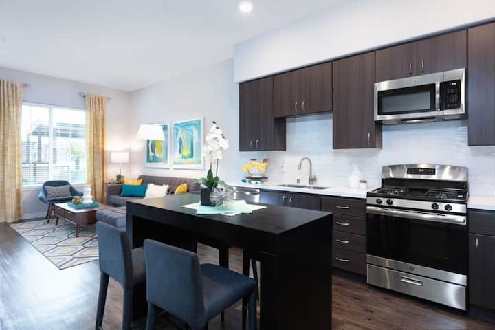 Elegant 1br At 300 Railway W Pool, Gym & Bbq Area - Los Gatos, CA