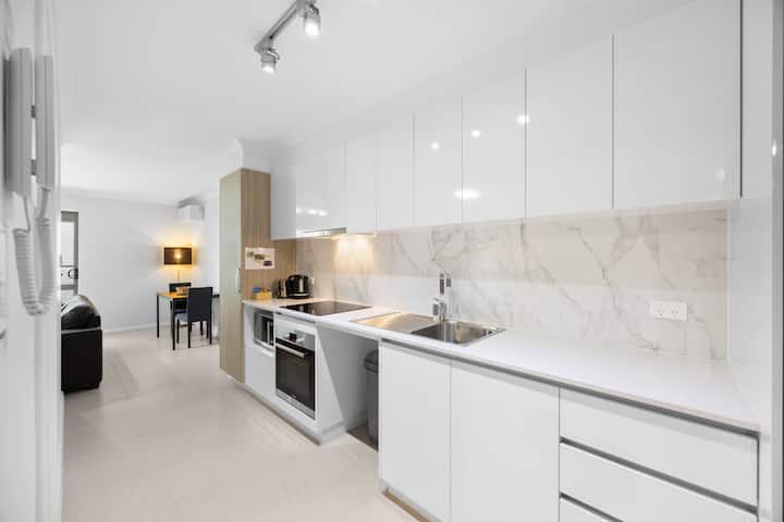 Waves, Wine & A Warm Welcome – 1br By The Sea - Rockingham