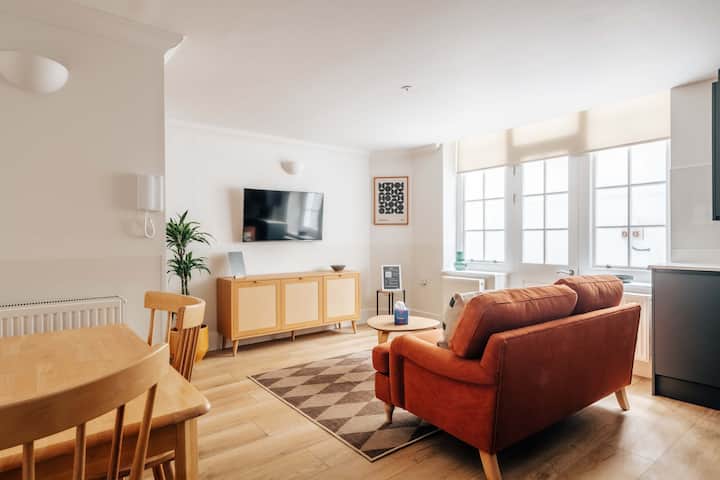 The Regency: Cozy 1 Br Retreat In Victoria (Lg) - Londres