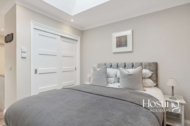 The Courtyard Apartments - Thyme - Henley-on-Thames