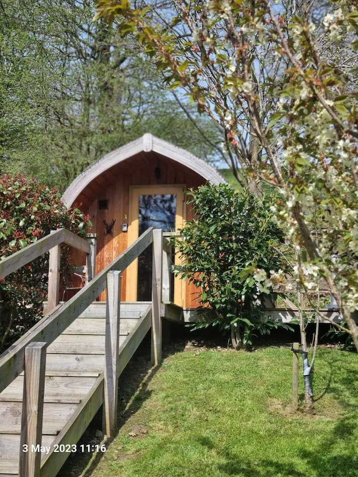 Megapod 5 With Hot Tub - Church Stretton