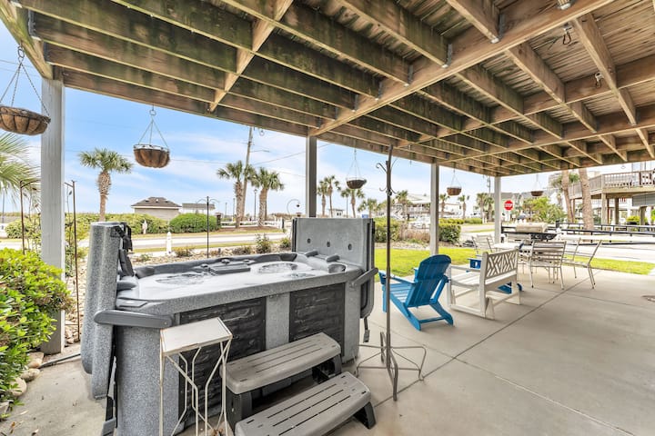 Coastal Camelot - Walk To Surfside Beach - Garden City, SC