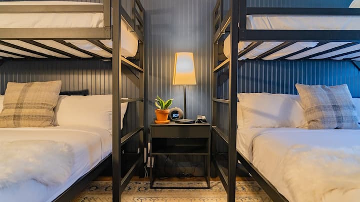Mountain Stay With 2 Queens & Bunk Beds, 2 Units - Winter Park, CO