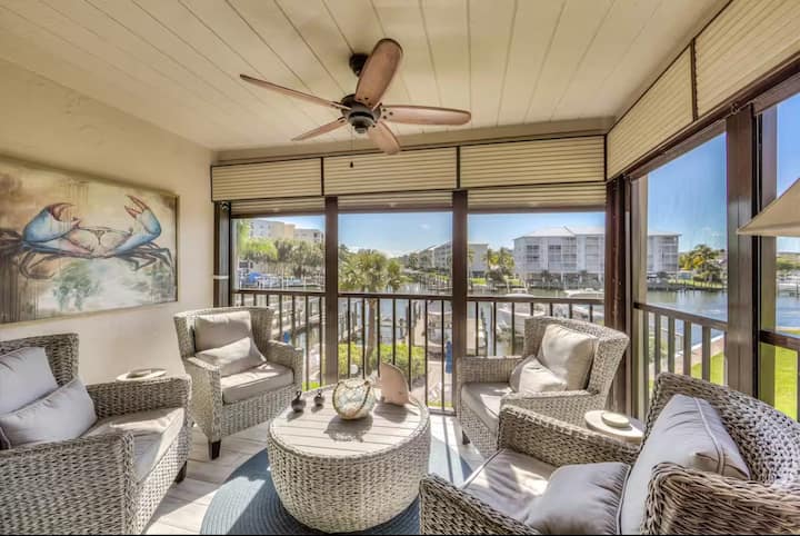 Captain's Quarters - Water Views - Fort Myers Beach, FL