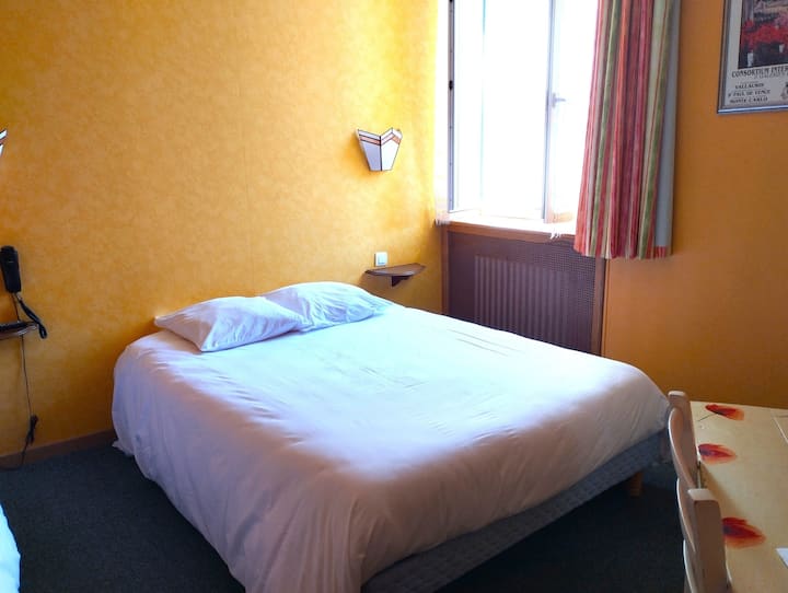 Welcome To Your Home Away From Home! Free Parking! - Digne-les-Bains