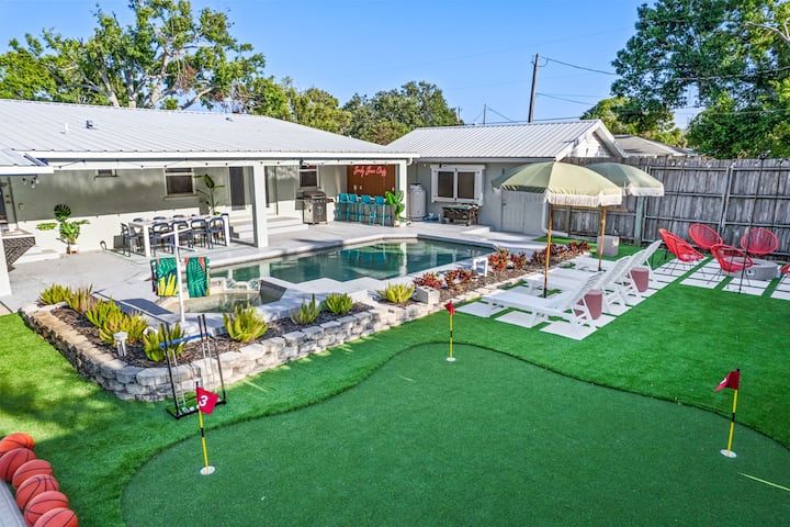 Sleeps 20~basketball Court~pool~movie Room - Bradenton, FL