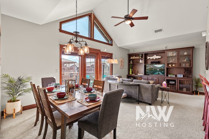 Stylish Riverstone Corner Condo—walk To Everything - Coeur d'Alene, ID