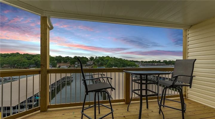 Lakefront Condo Fun: 2 Pools, Beach, Views At 21mm - Osage Beach, MO