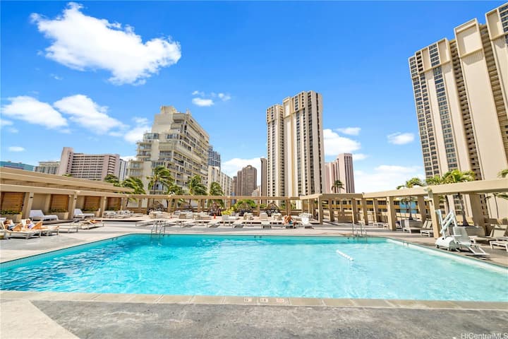 Top Floor Studio W/ Balcony & Views 3528 - Kaneohe, HI