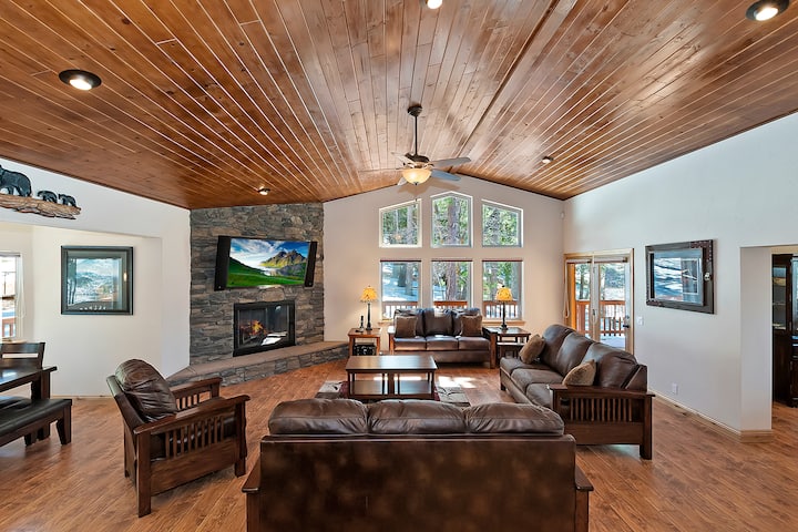 Petfriendly!backs Up To National Forest!fireplace! - ビッグ・ベアー・レイク, CA