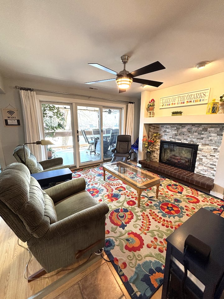 Lakefront Condo At The Knolls! - Sunrise Beach, MO