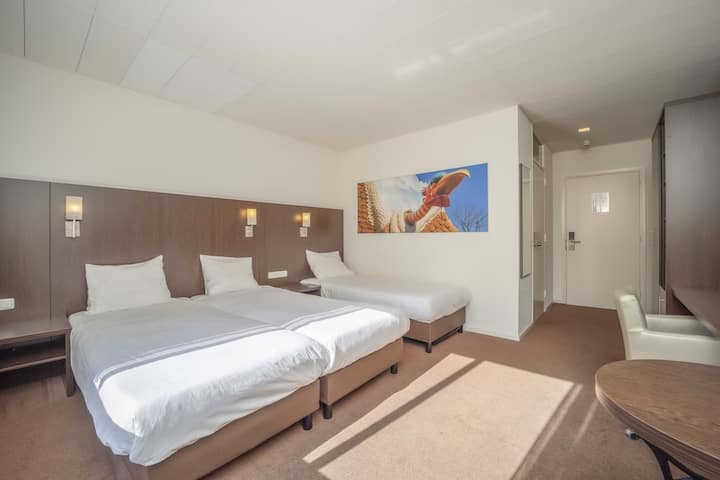 Room Near Beekse Bergen Zoo And Natural Parks - Waalwijk