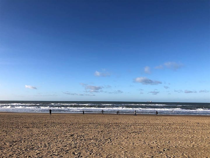 Scenic Beachside Stay, Marina Views, Local Sites - The Hague