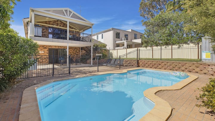 Sunset On View - Coastal Setting With Pool - The Entrance
