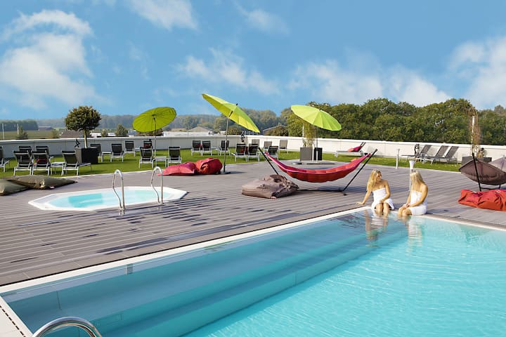 Wellness Retreat With Pool And Outdoor Relaxation - Helmond