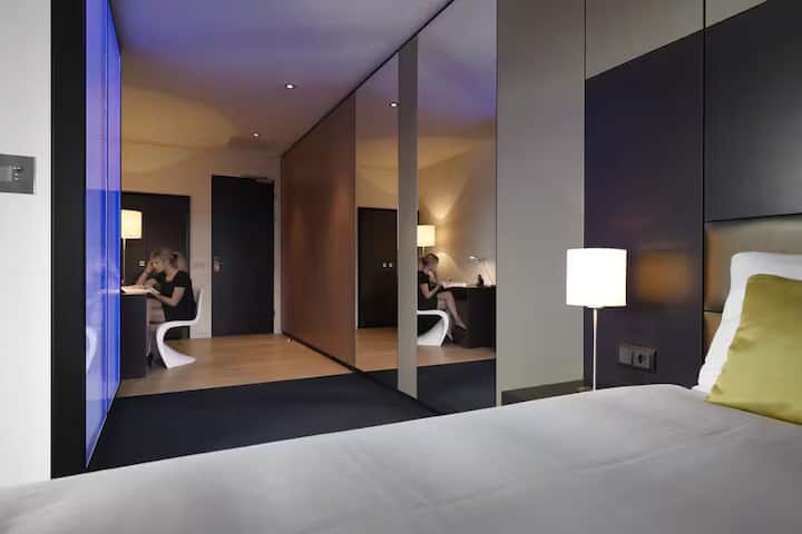 Unique Hotel Room Near Aken W/ Skybox Experience - Kerkrade