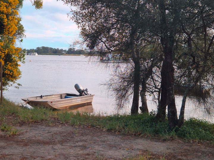 River Front Views - Tewantin