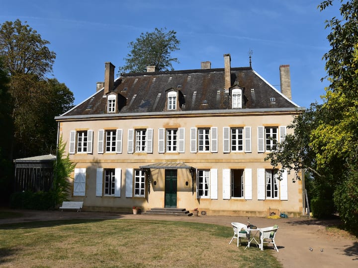 Superbe Demeure En Bourgogne Avec Piscine Privée - Bourbon-Lancy