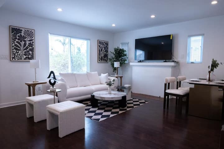 Modern Oasis Close To Ucla & Beverly Hills - Santa Monica Beach, CA