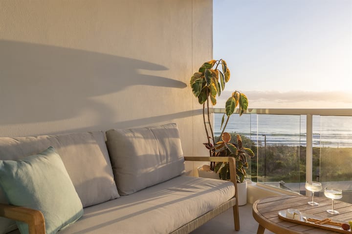 1br Beachfront Retreat ~ Azure Beachfront Bliss - Gold Coast