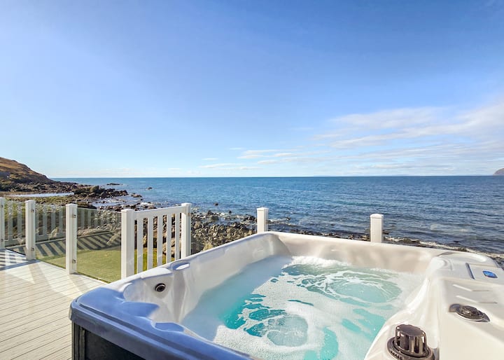 Bute Lodge With Hot Tub - Girvan