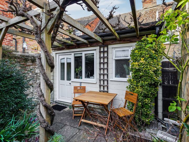 September Cottage - Lechlade-on-Thames