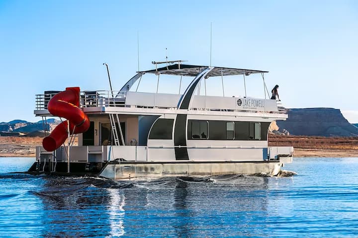 Wake Up On The Water! Stunning Lake Powell Retreat - Lake Powell